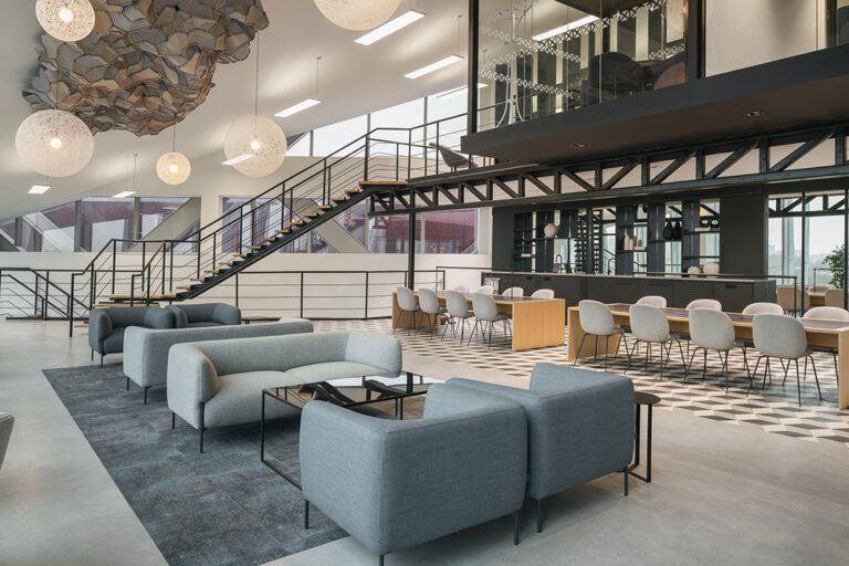 What is a Serviced Office? Discover Features & Benefits